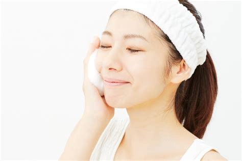 透明感のある肌へ！顔のくすみを取る洗顔の手順 誰でもできる！1日5分マッサージ
