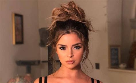 Demi Rose La Modelo Británica Se Mete A Alberca Con Amiga