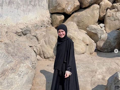 Berita Dan Informasi Syifa Hadju Pakai Hijab Terkini Dan Terbaru Hari