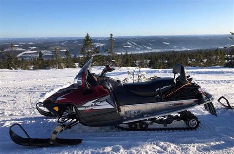 Polaris 550 Iq Lxt 2012 Och Tiki 3500 Skoters Såld Eller Borttagen