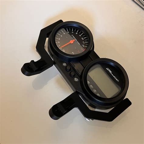 STL File Suzuki Bandit GSF650 K8 Faired To Naked Clocks Conversion