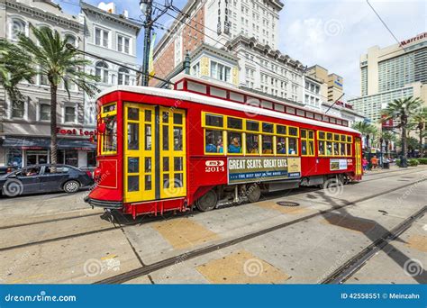 Streetcar On The Canal Street Line In New Orleans Editorial Photo
