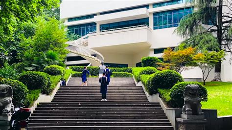 4k实拍毕业季大学生在校园拍毕业照学士服实拍素材视频特效素材 千库网