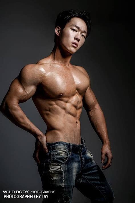 ปักพินในบอร์ด Hot Asian Hunk