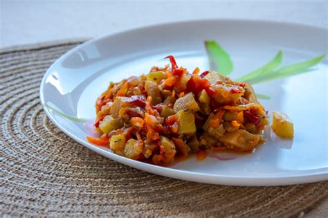 Ratatouille 접시에 야채 스튜 다이어트 음식 케토 조리법 0명에 대한 스톡 사진 및 기타 이미지 0명 가지 채소 건강한 생활방식 Istock