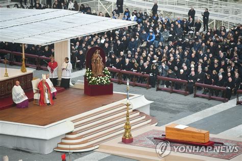 전 교황 베네딕토 16세 장례 미사 봉헌…현 교황이 주례 종합 나무뉴스