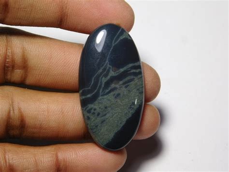 Gambar Batu Obsidian Felicity Clark