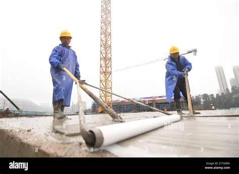 GUIYANG CHINE 15 NOVEMBRE 2023 Les Constructeurs Travaillent Sur