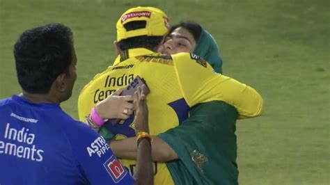 Ravindra Jadeja Hugs His Wife In Emotional Moment After Guiding Csk To