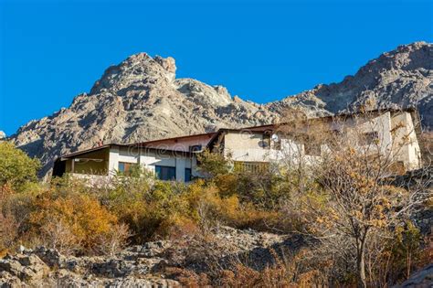 A Small House Of Osoun Hotel Darband Valley Of The Tochal Mountain A