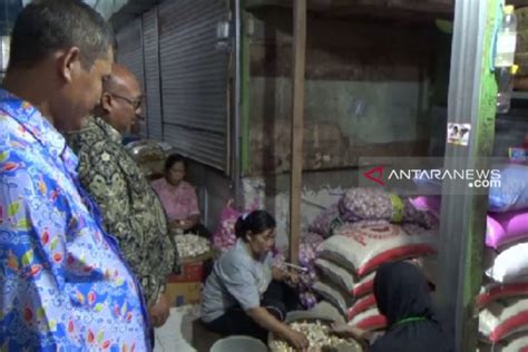 Pemkot Madiun Gelontorkan 7 Ton Bawang Putih Guna Stabilkan Harga