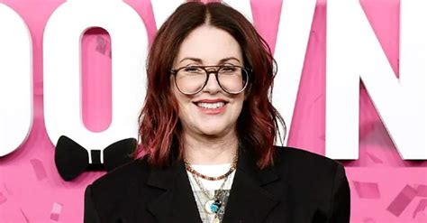Megan Mullally Body Measurements Height Weight Bra Size Shoe Size
