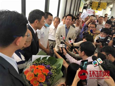 被问为何要说“i Love Hong Kong”，付国豪：我本来就爱啊！