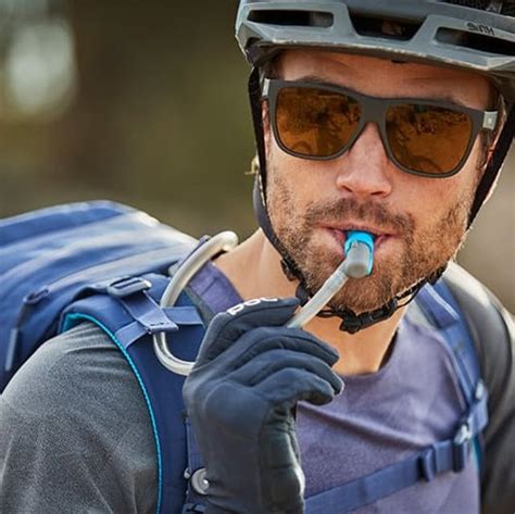 50 Oz Bladder Camelbak Circuit Run Vest With Hydration Bladder Maroon 3d Micro Mesh Gear Storage