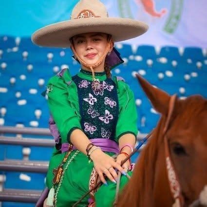 Izzy S Socallivin Izzy Mia T Threads Say More