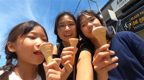Engsub 엄마 혼자 아이 둘과 세계일주 중 공짜 아이스크림 먹기 Youtube