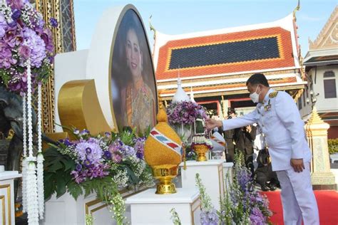 ในประเทศ มหาดไทย จัดพิธีทำบุญตักบาตรถวายพระกุศล และถวายพระพรชัยมงคล วันเฉลิมพระชนมพรรษาฯ
