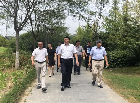 市人大常委会调研组调研中草药植物园泰州华信药业投资有限公司官网