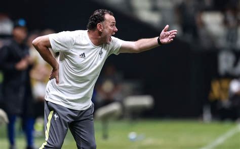 Milito Projeta Jogo Difícil Do Atlético Mg Contra O River Plate