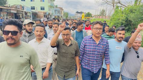 स्ववियु चुनाव स्थगित भएपछि उपकुलपतिको राजीनामा माग्दै नेविसंघको