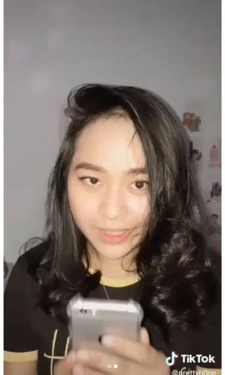 Viral Video Asisten Rumah Tangga Cantik Sang Majikan Takut Tersaingi