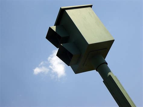 Los Riesgos De Intentar Quemar Un Radar De Velocidad Pyramid Consulting