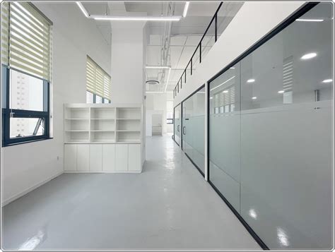 수원 더퍼스트 에이스광교타워 사무실인테리어 화이트 컨셉트의 복층사무실 시공으로 넓게 사용하세요