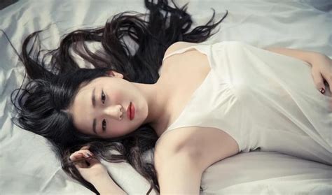第一次接吻男生什么动作说明很单纯 如何判断男生是不是初吻 知乎
