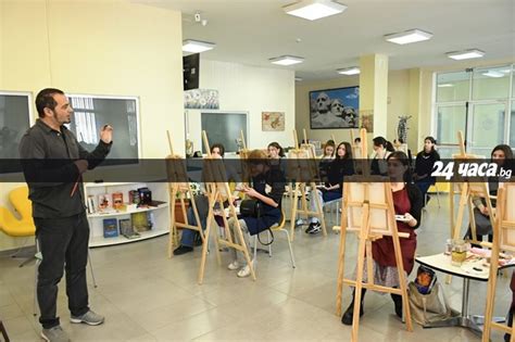 Ученици от Втора английска езикова гимназия рисуваха коледни пейзажи