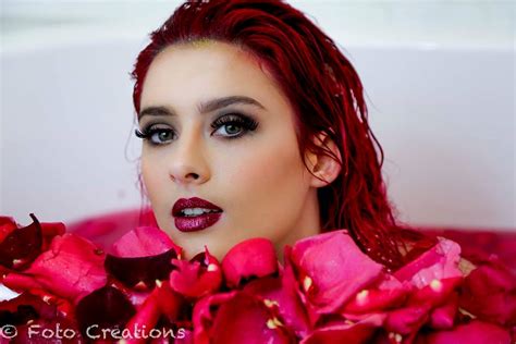 Thatredheadallie Home