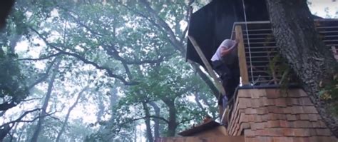 The Sexiest Treehouse Ever Video