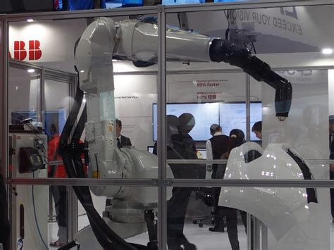国際ロボット展から見る最新塗装ロボット Web塗料報知