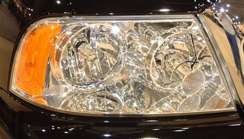 How To Replace A Headlight Bulb In A Honda Civic EHow UK