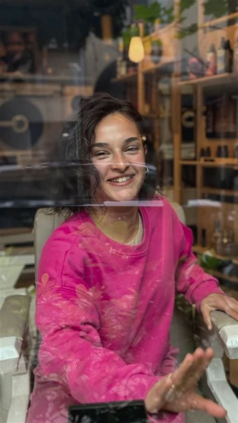 Balkan Barber Salon При Йордан срещата започва преди ножицата Той не те пита «Как си Той