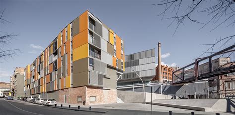 Bloques De Viviendas Y Urbanización En Manresa Pich Aguilera