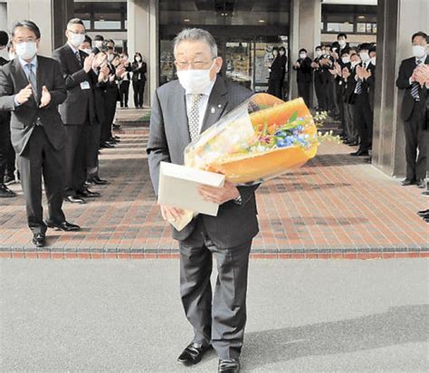 宮城大衡村の萩原達雄村長が退任 河北新報オンライン