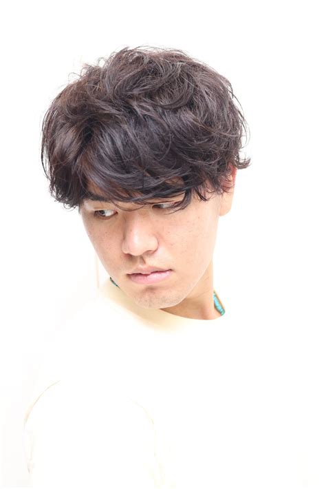 30代40代ツーブロックマッシュ緩パーマでモテセクシーにヘアスタイル 人形町、水天宮前の理容室、床屋 Hairandgrooming