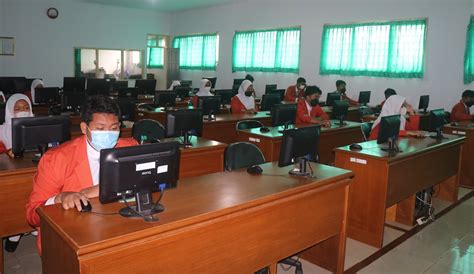 Pelaksanaan Asesmen Nasional Berbasis Komputer ANBK Di SMA Negeri