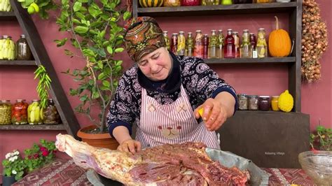 지하 탄두르에서 굽는 거대한 쇠고기 허벅지살 거대한 암소 다리 요리하기 농촌 생활 Youtube