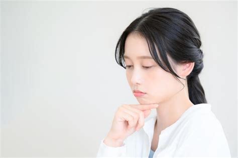 『優柔不断な女性』の性格や特徴8選 できるだけ速く判断するためのコツとは？
