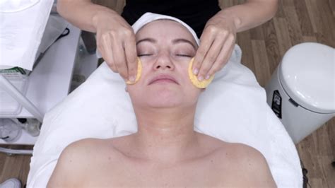 How To Do A Professional Facial 10 Step Of Facial Treatment