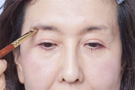 40代になったら「怒ってる？」とよく聞かれる。柔らかい印象に見える眉の描き方をプロが伝授 女子spa！