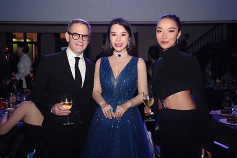 余晚晚出席ucca慈善晚宴 助力公益支持儿童艺术教育中国网