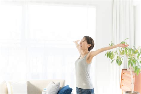 幸せホルモン「セロトニン」の作用とは？分泌を増やすための方法も アロマコラム