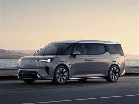 2024 volvo em90 fully electric premium mpv makes debut in china autobics
