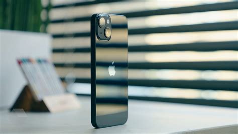 Сеть re:Store возобновила работу. В наличии есть iPhone, но цены сильно ...