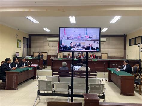 SIDANG PERKARA KONEKSITAS TINDAK PIDANA KORUPSI Kejaksaan Tinggi Jawa Timur
