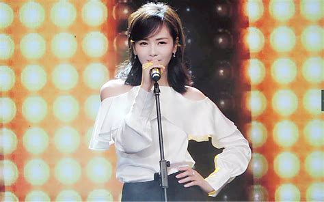 【刘涛】《欢乐颂》上海演唱会曲目《总有幸福在等你》镜头主刘涛哔哩哔哩 ゜ ゜つロ 干杯~ Bilibili