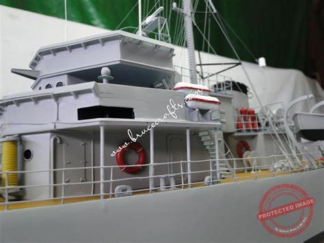 M909 Francoise Bovesse Agile Class Minesweeper Mahogany Wooden