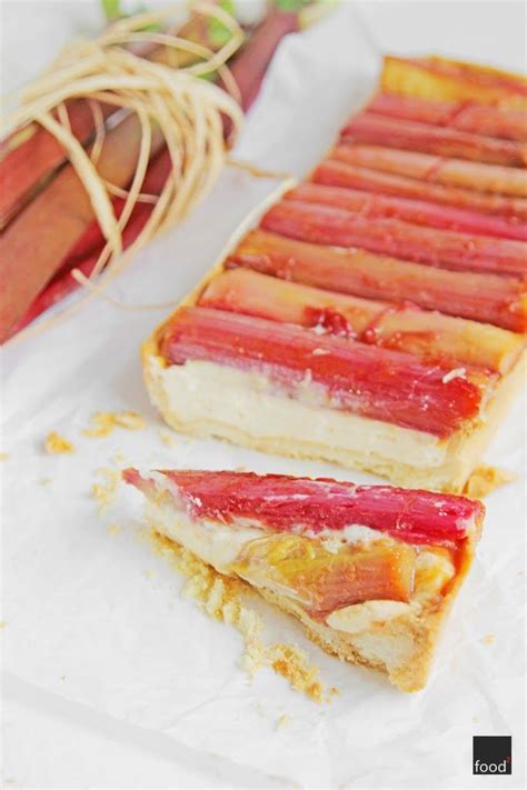 food² Tarta z karmelizowanym rabarbarem i kremem pâtissière Rhubarb